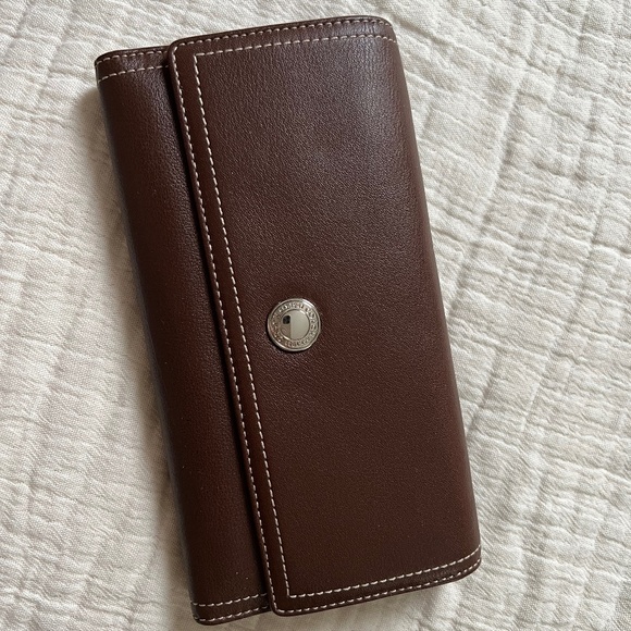 Coach | Bags | Vintage Coach Trifold Leather Wallet 200s Y2k | Poshmark